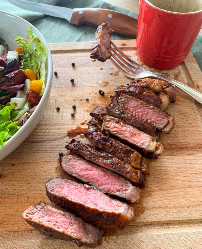 Easy Sirloin Steak Salad with Feta Cheese and Sundried Tomatoes ...